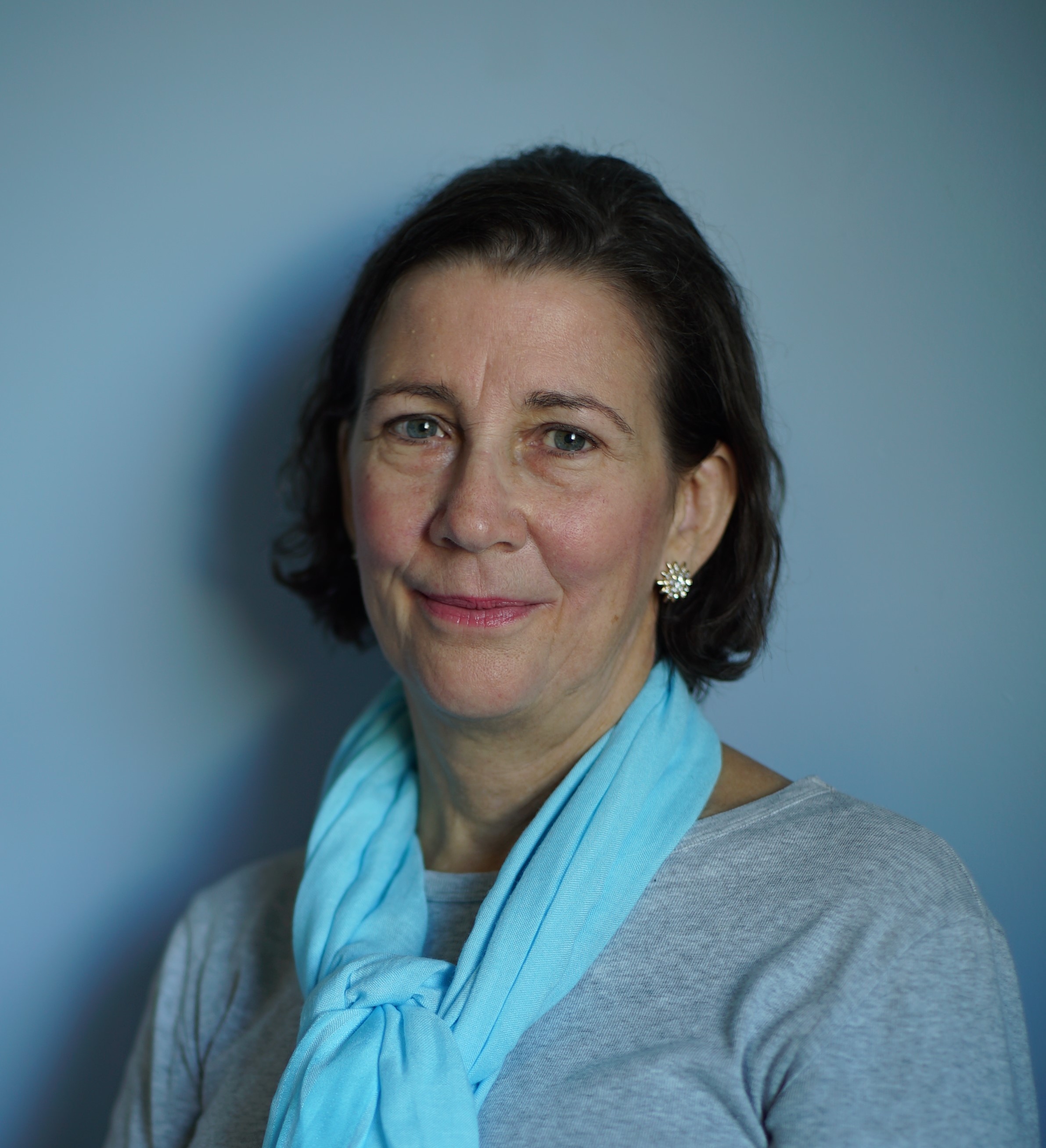 How to Sew on a Button – Amanda Jane Textiles